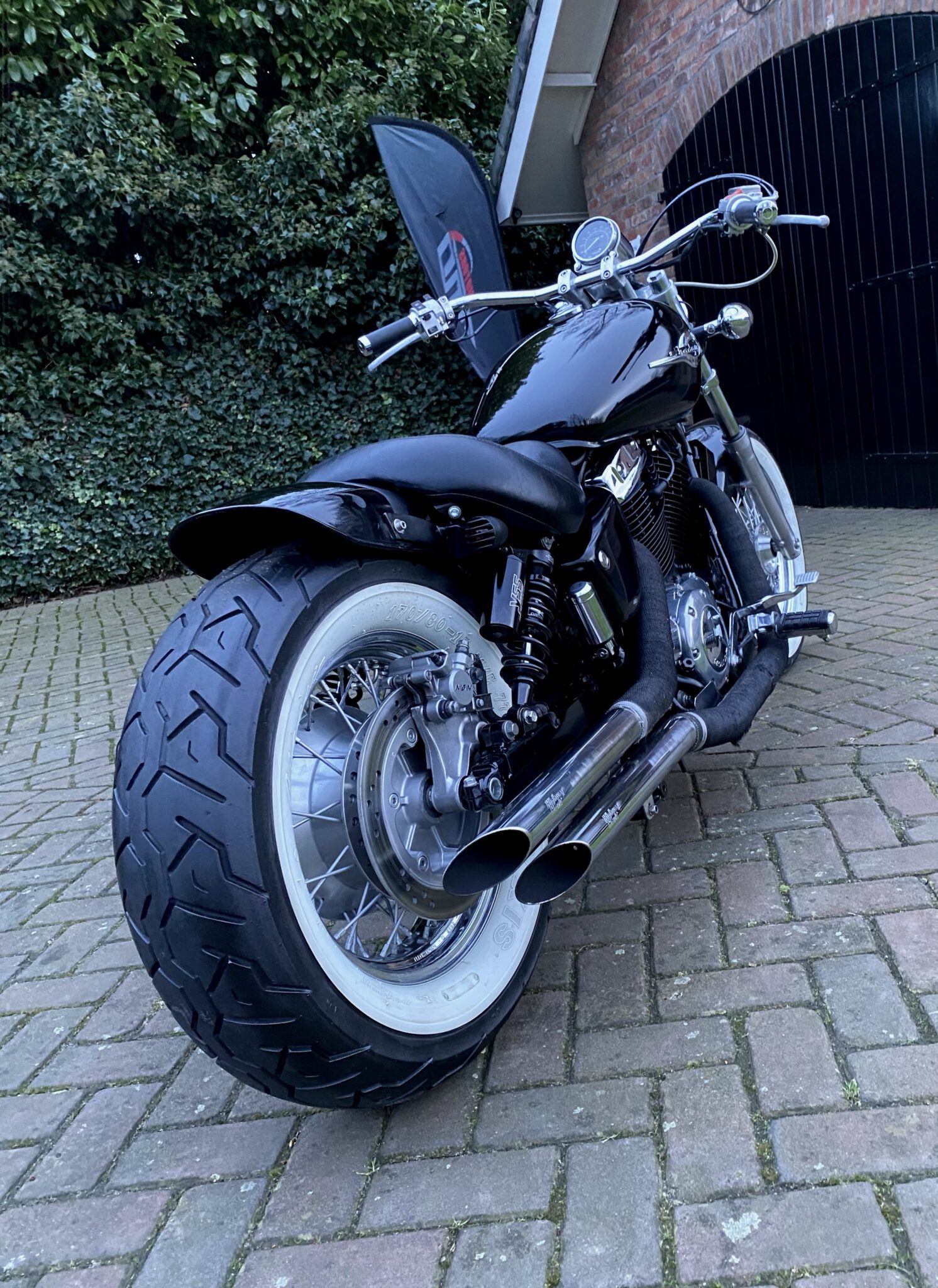 Honda VT1100 C2 ACE Bobber - Cosmo Motors