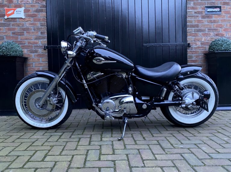 Honda VT1100 C2 ACE Bobber - Cosmo Motors