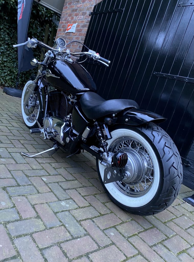 Honda VT1100 C2 ACE Bobber - Cosmo Motors