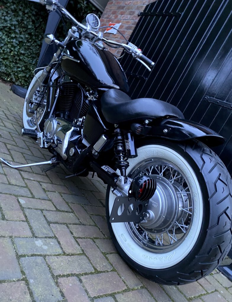 Honda VT1100 C2 ACE Bobber - Cosmo Motors