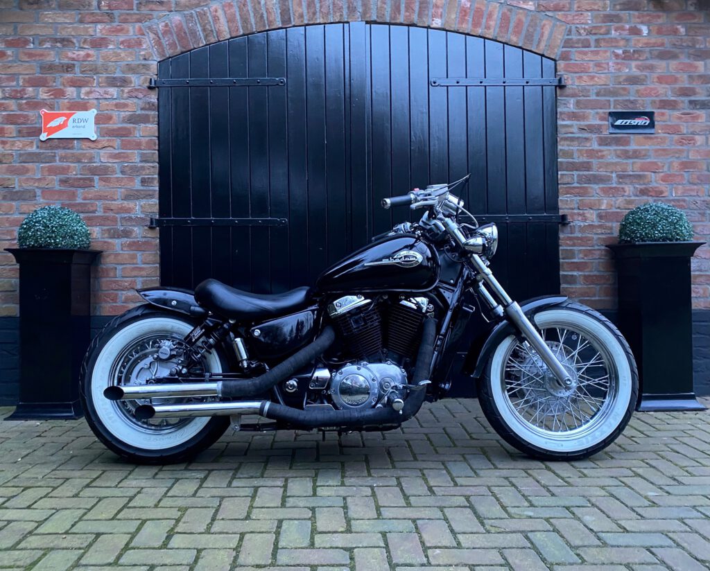 Honda VT1100 C2 ACE Bobber - Cosmo Motors