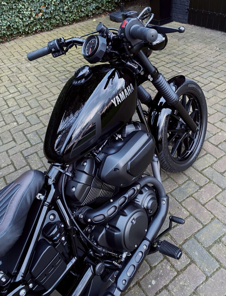Yamaha XV950 Bolt bobber - Cosmo Motors