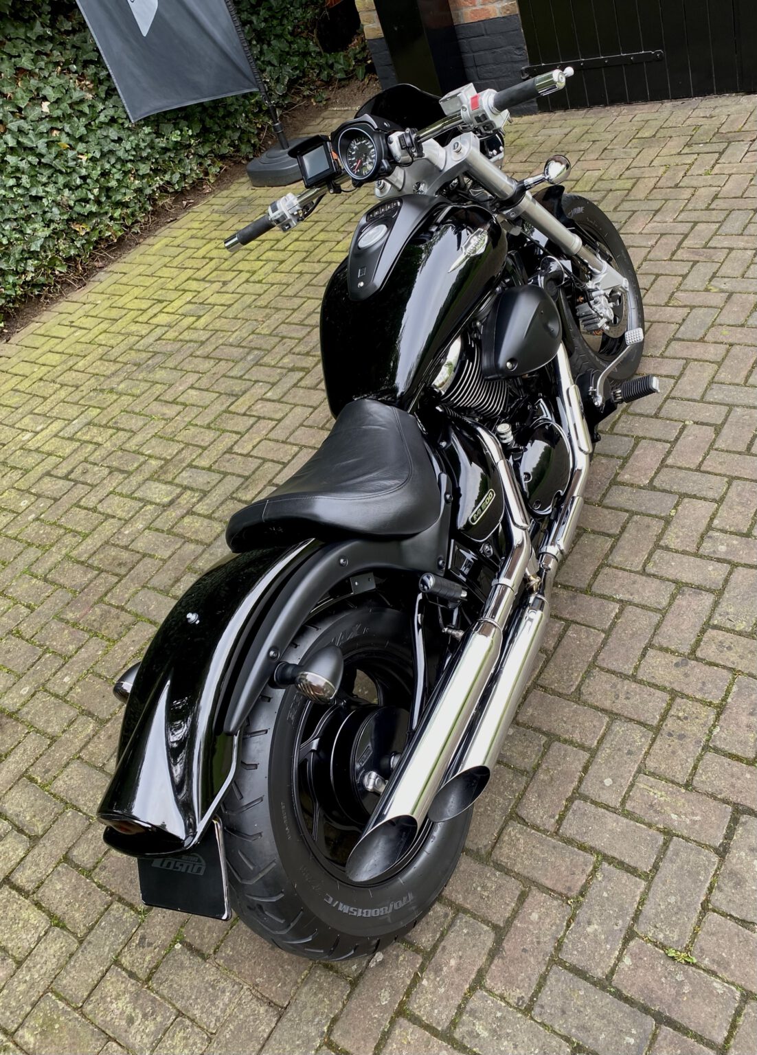 Suzuki Intruder M800 Custom - Cosmo Motors