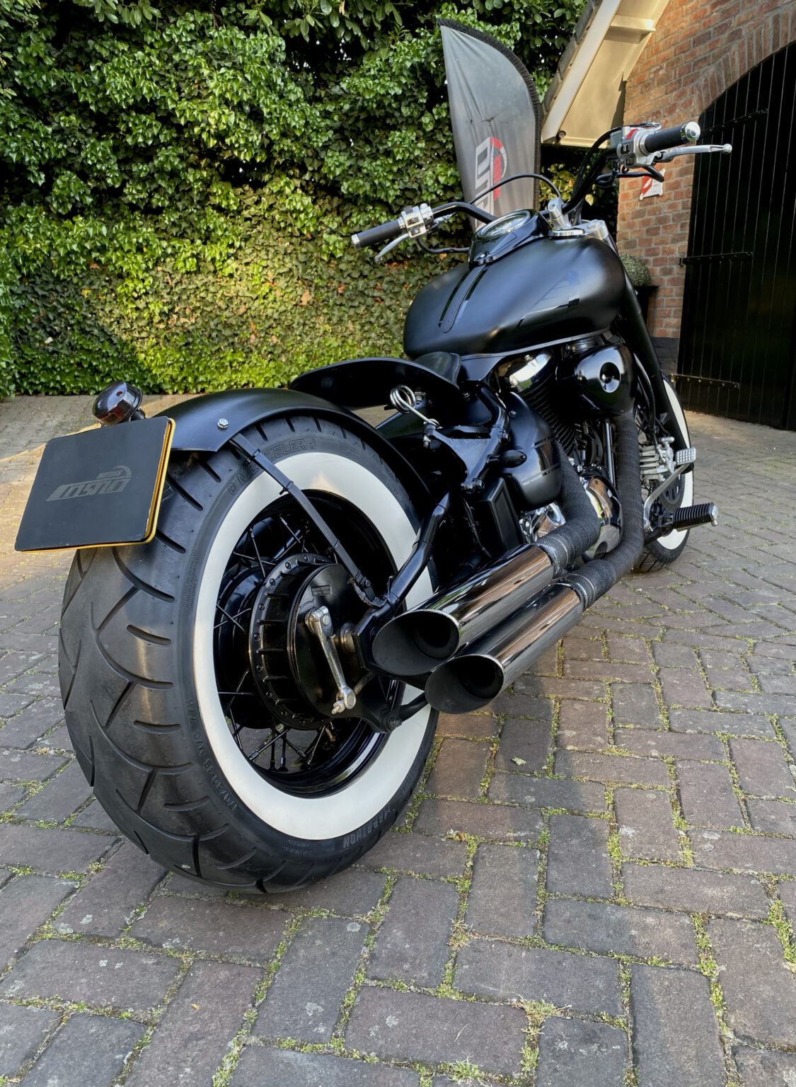 Suzuki Intruder VL800 custom bobber - Cosmo Motors